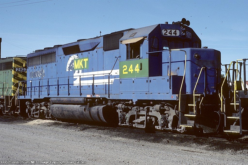 MKT GP40 244